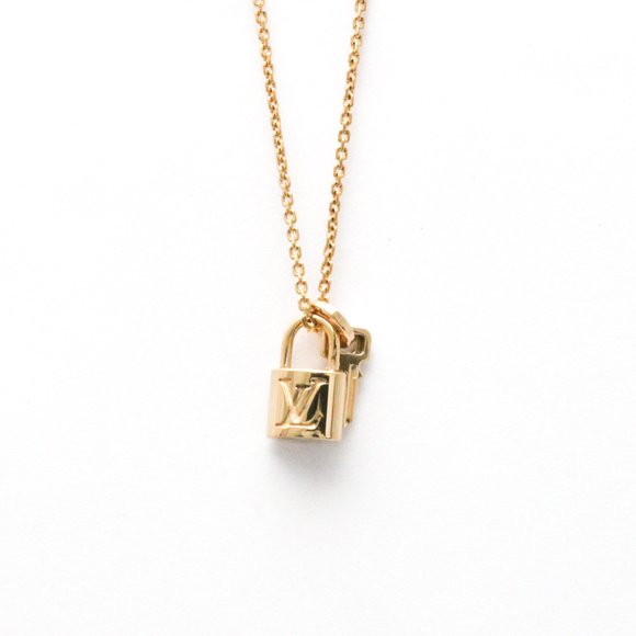 Louis Vuitton | Jewelry | Louis Vuitton Pandantif Lockit Necklace Q9334 ...